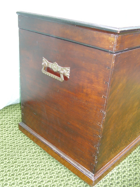 ANTIQUE SILVER CHEST - Antiques Atlas