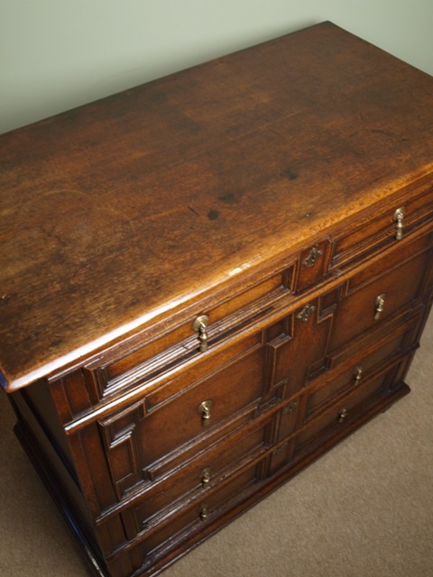 17th C Oak Jacobean Chest Of Drawers - Antiques Atlas